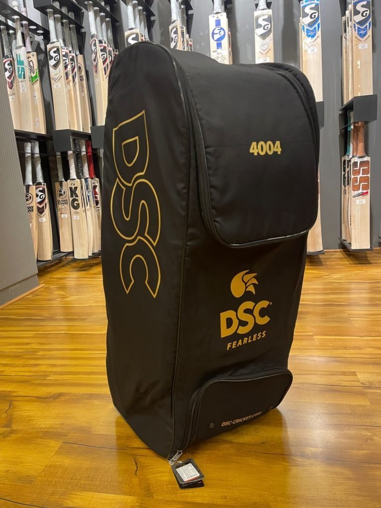 DSC 4004 Wheelie Duffle Cricket Kit Bag – Crown Cricketer