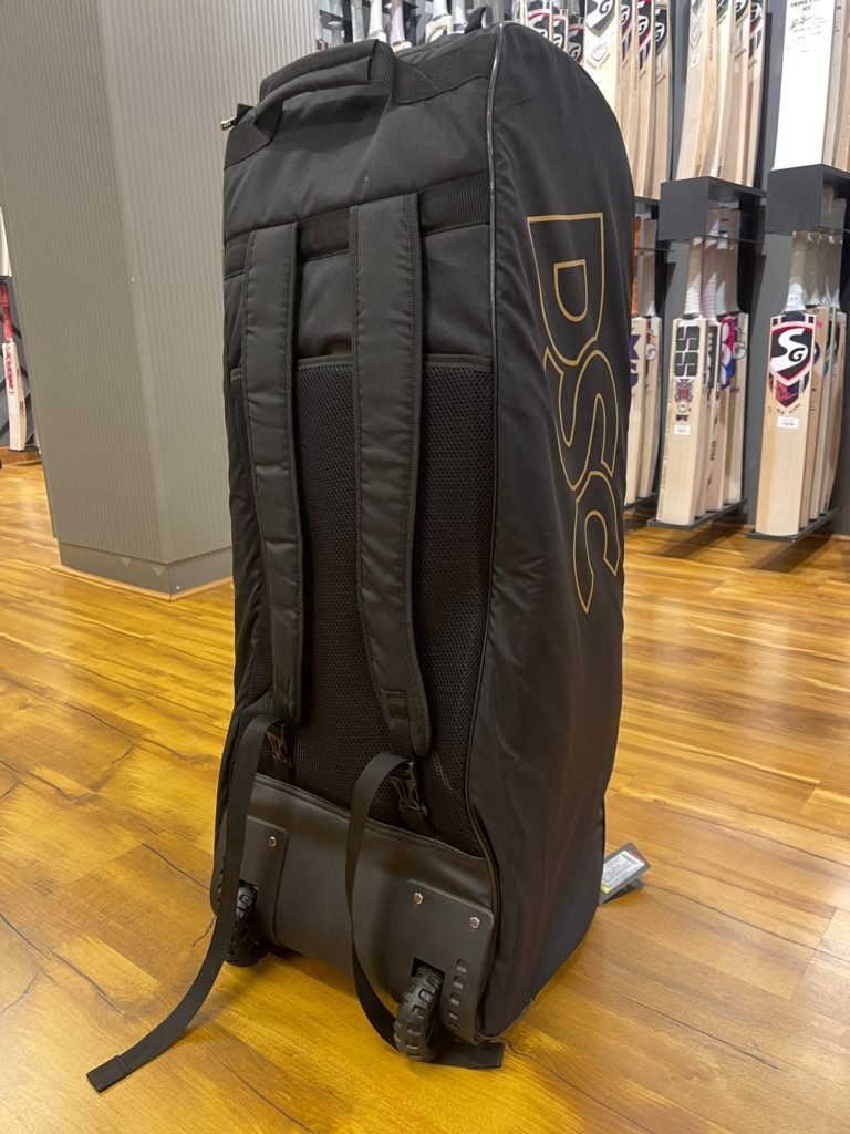 DSC 4004 Wheelie Duffle Cricket Kit Bag – Crown Cricketer